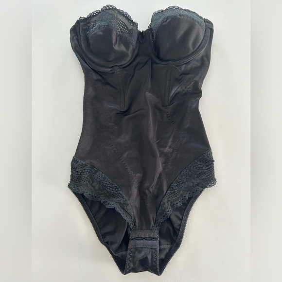 Flexees | Intimates & Sleepwear | Vintage 34b Lace Trim One Piece Black ...